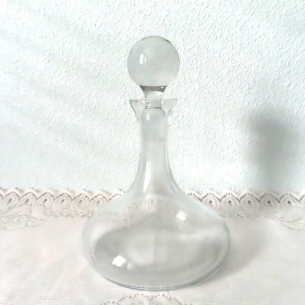 Decanter and Stopper - Etsy