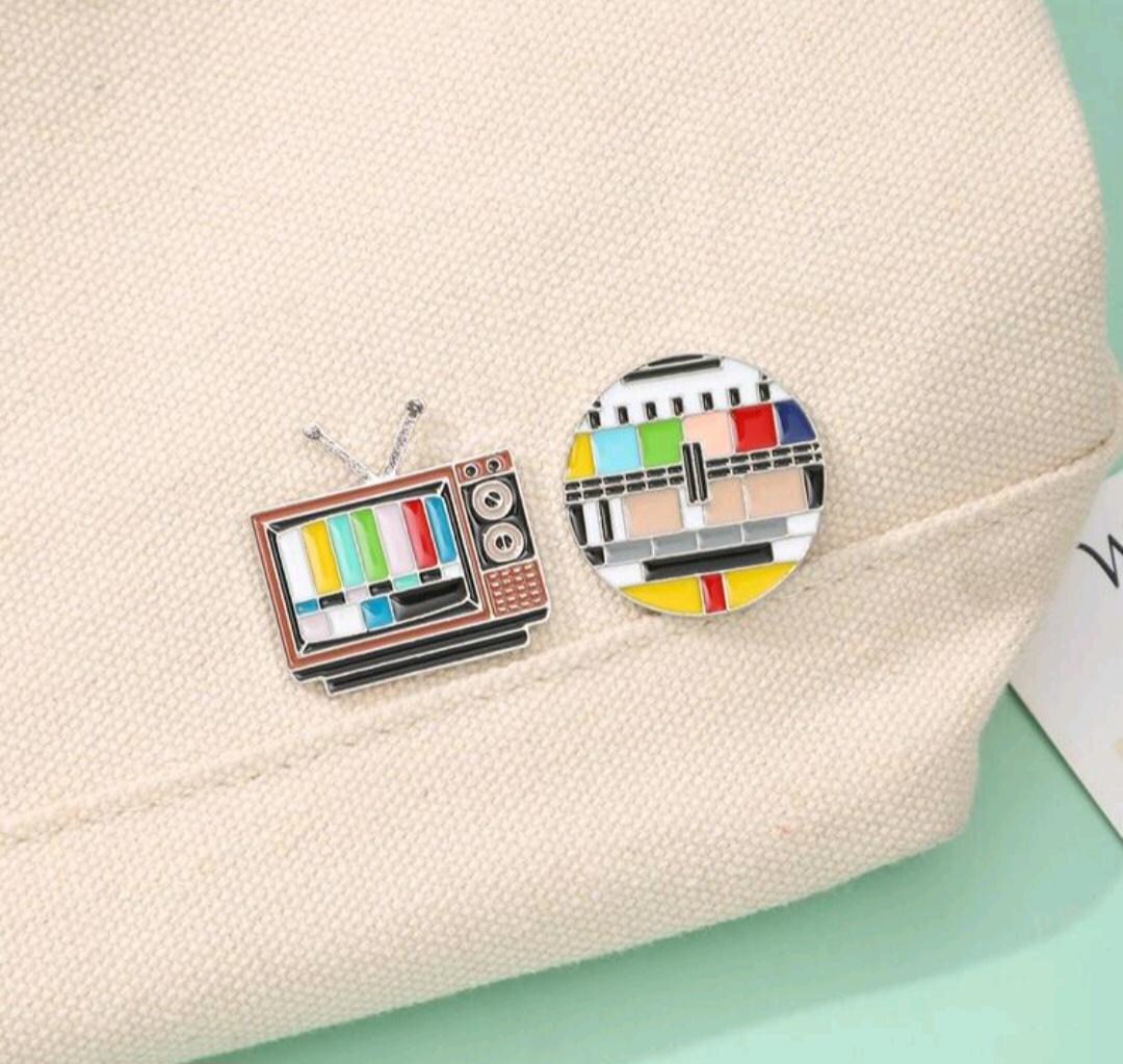 Vintage TV Brooch Set – Retro Enamel Pins - Etsy