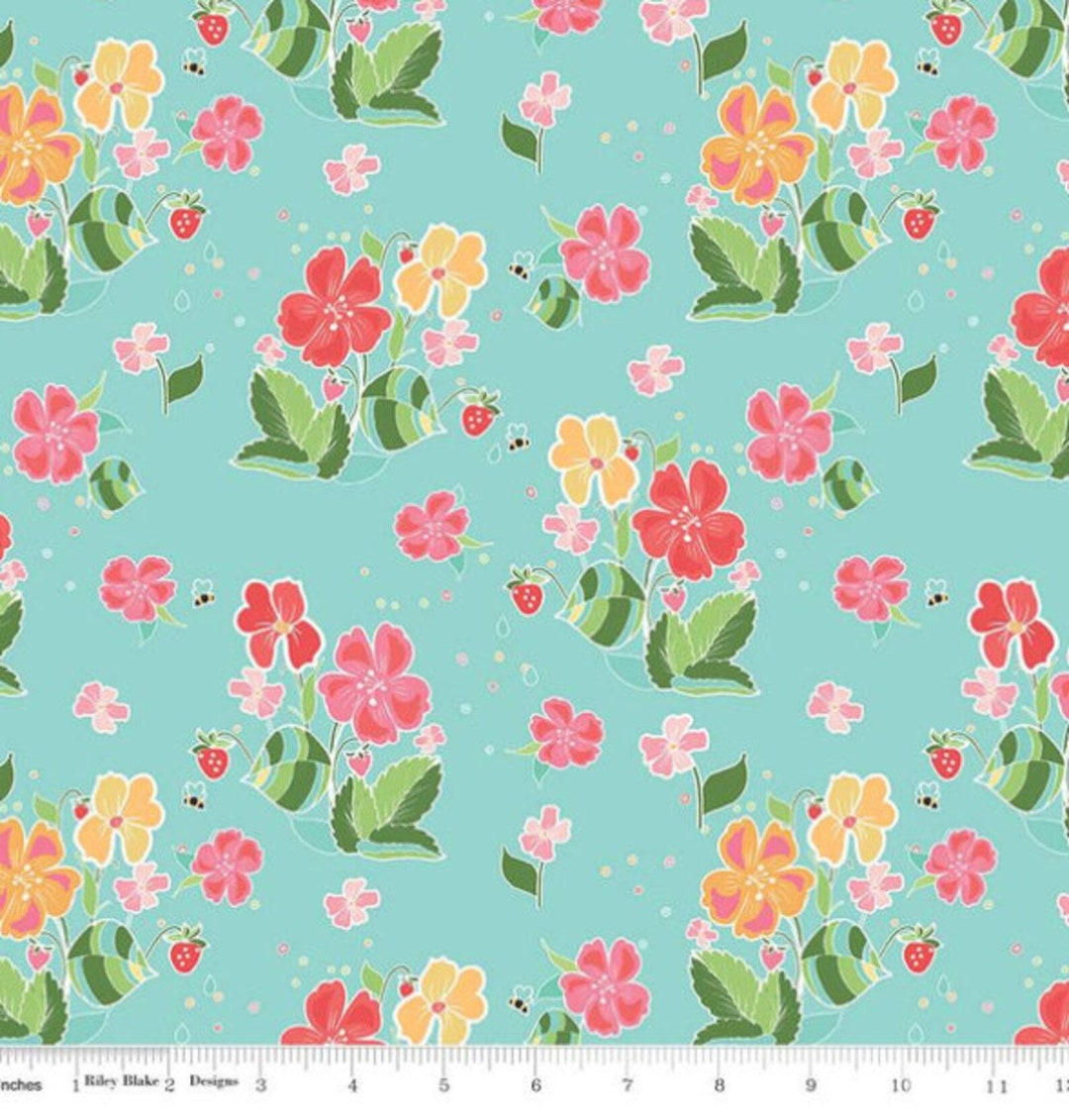 STRAWBERRY HONEY by Riley Blake Fabrics - Main Floral - Etsy