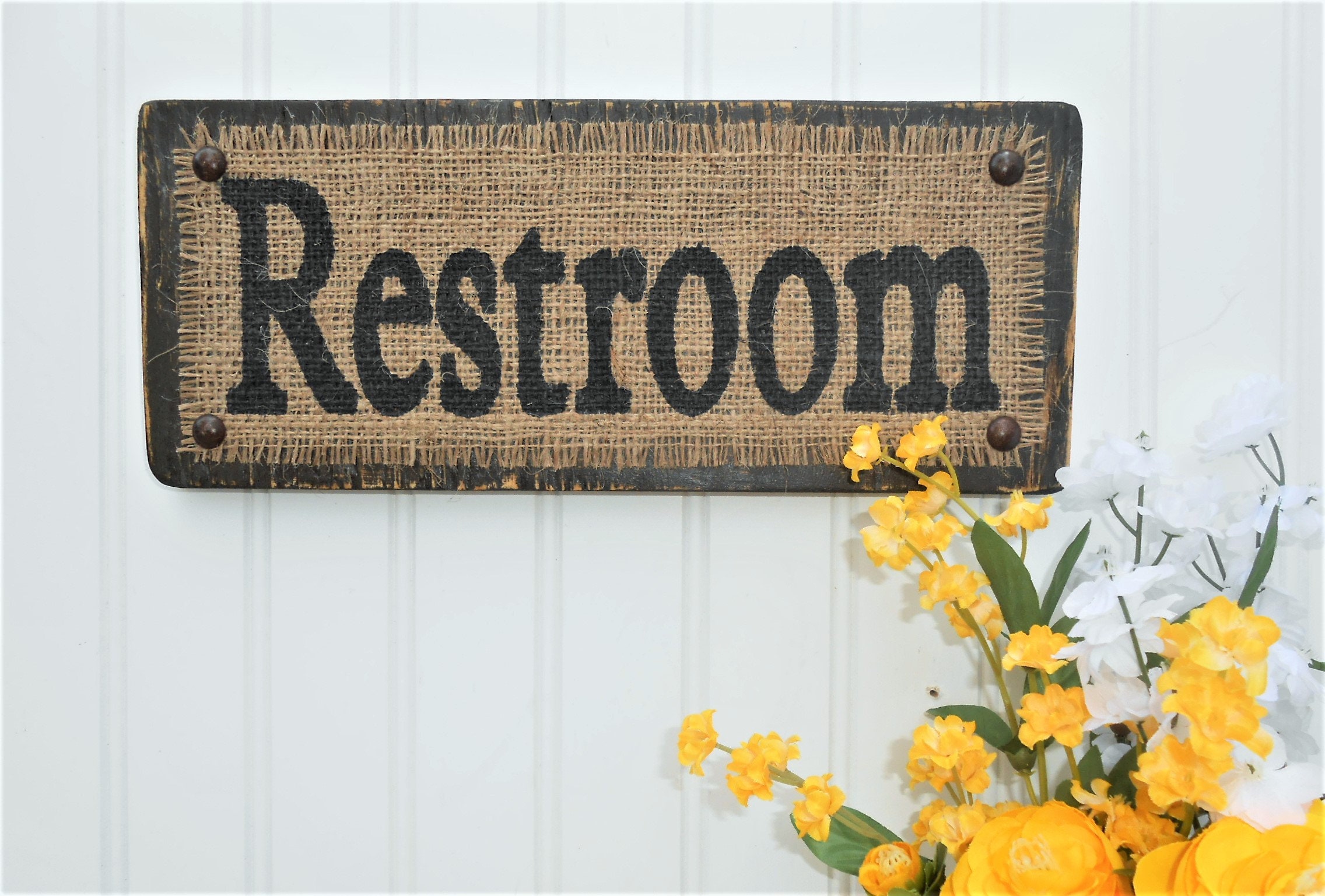 Rustic Restroom sign restroom wall sign hanging bathroom - Etsy Nederland