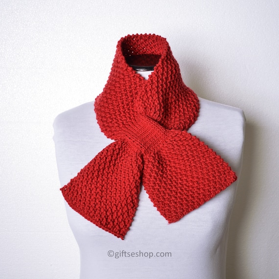 Keyhole Scarf Knitting Pattern