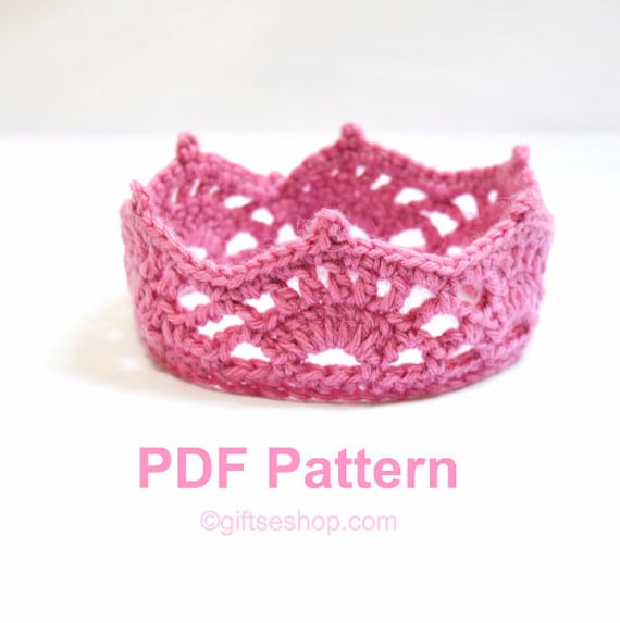 Free Crochet Pattern Newborn Crown Lacy Flower Crown · Free Crochet