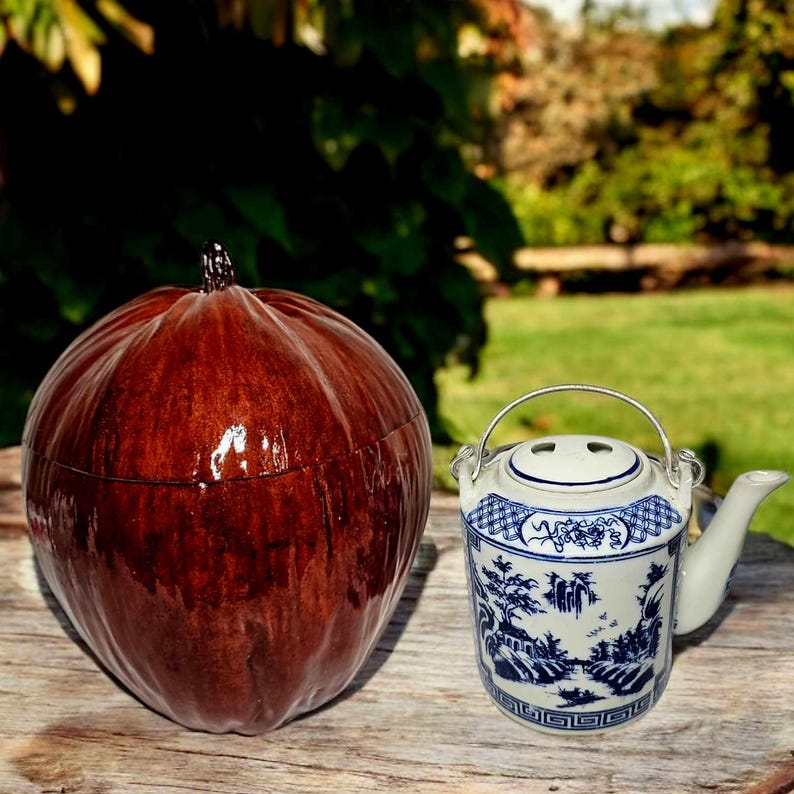 Traditional Oriental Teapot With Natural Coconut Husk Insulation | All ...
