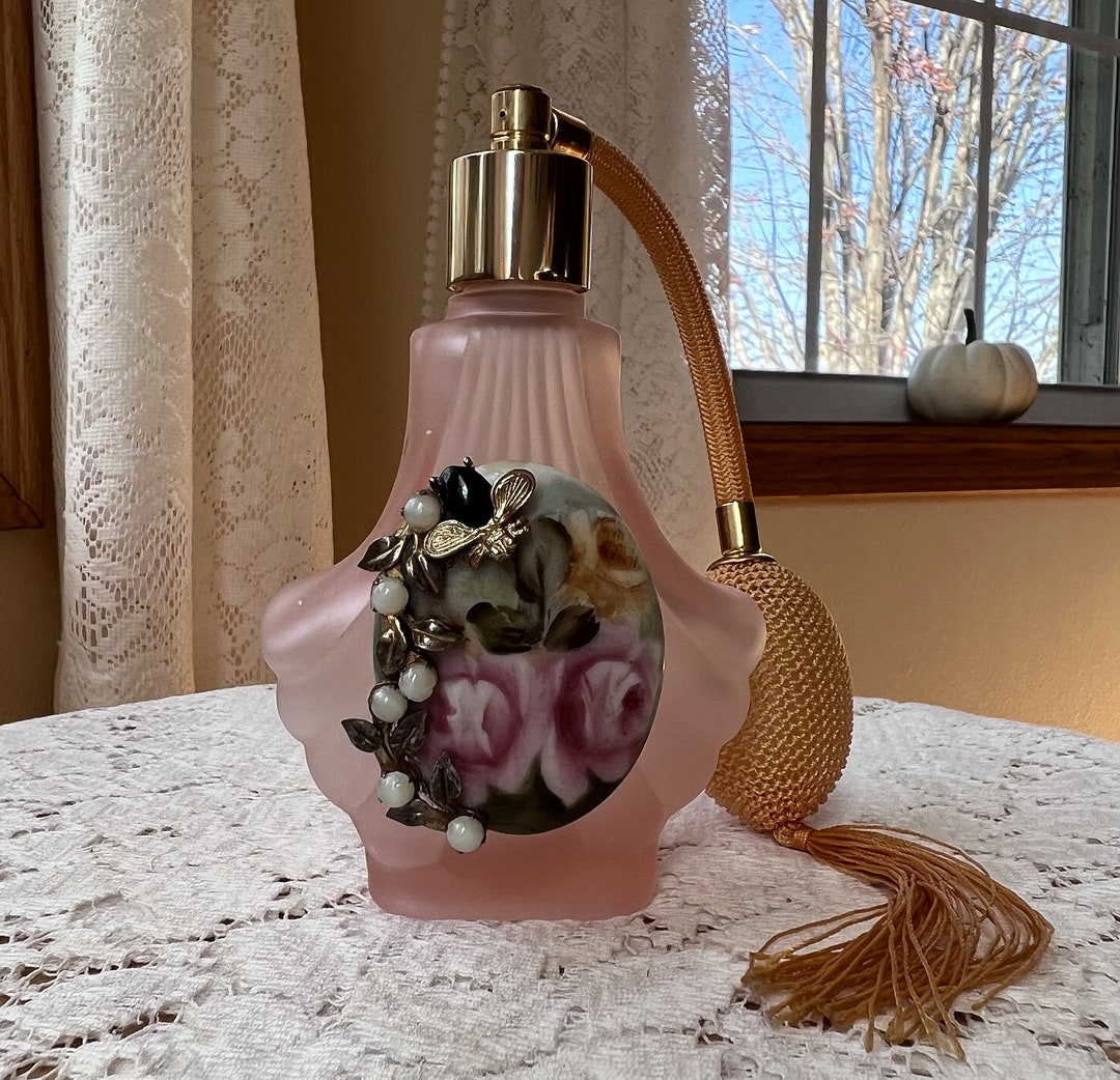 Pink and Gold Roses/ Jade Bumblebee Vintage Jewelry Embellished Pink ...