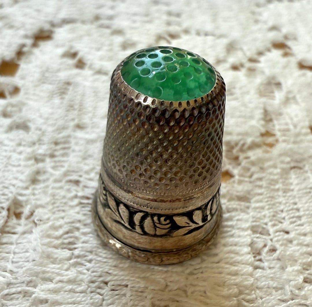 Vintage Vibrant Green Uranium Glass Crown, Embossed Roses on Band 925 ...