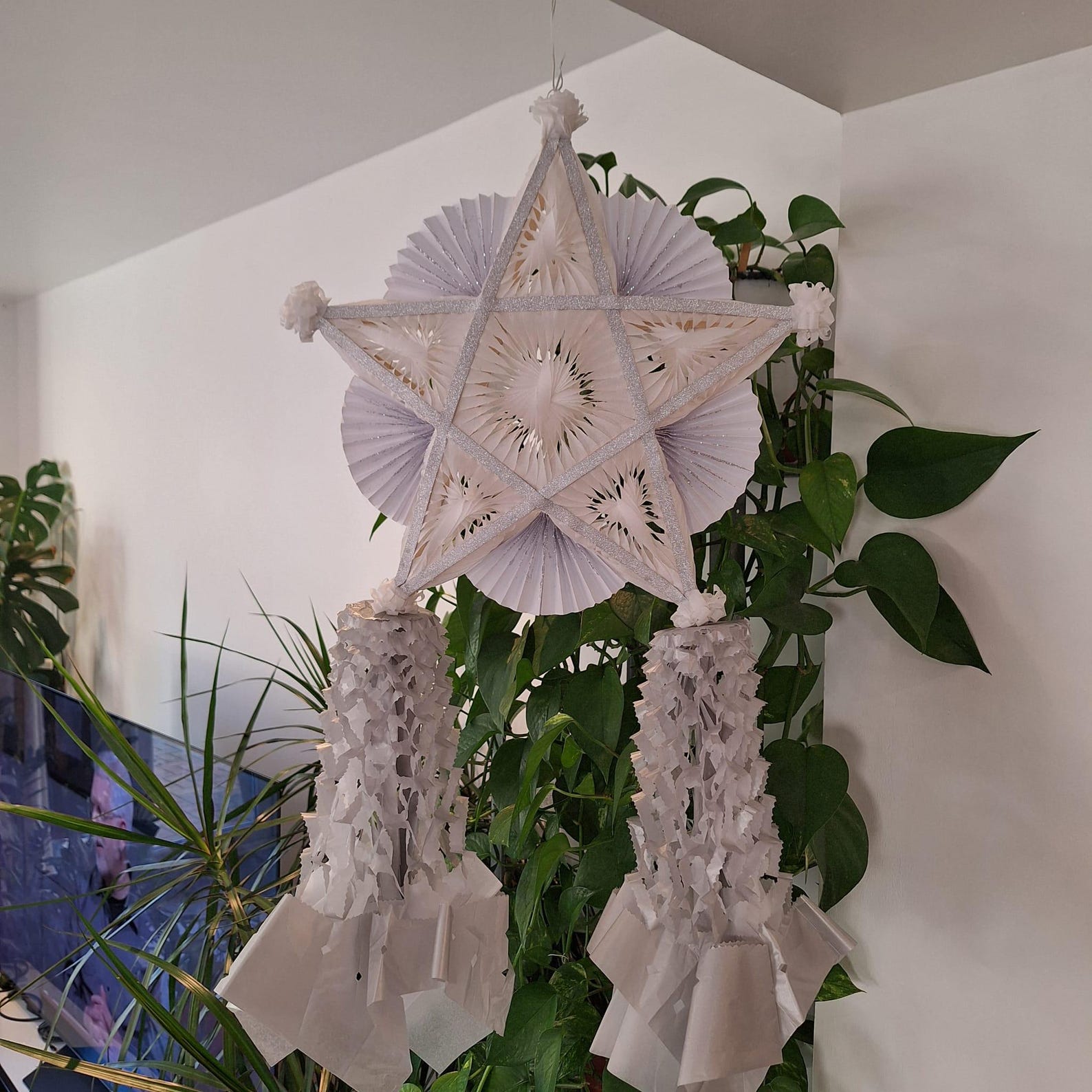 White Filipino Christmas Lantern/parol (with White and Silver Tail ...
