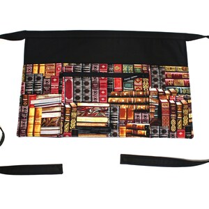 Pocket Apron Gift for Book Lover, Book Print Teacher Apron With Pockets ...