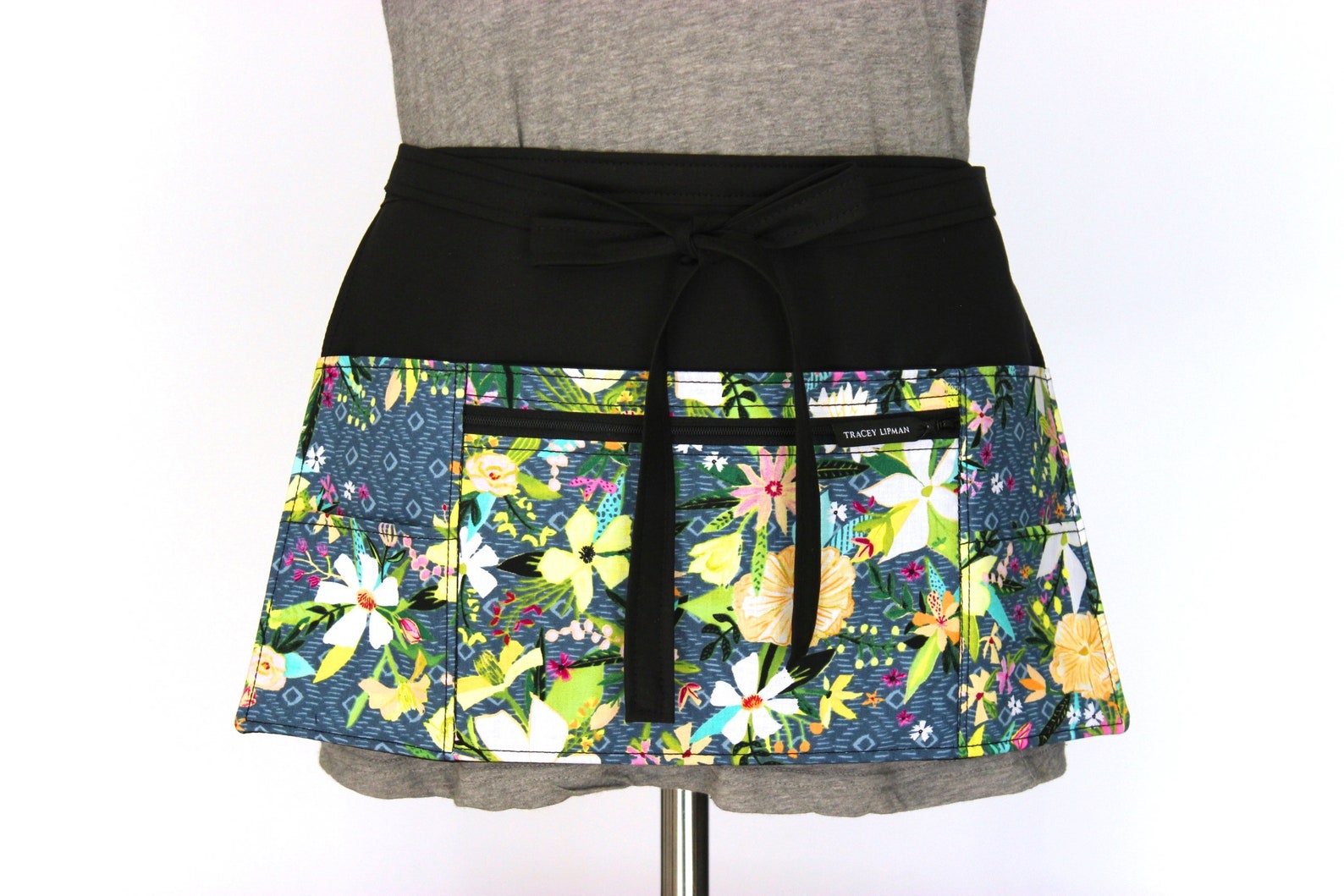 Half Apron With Pockets for Waitress Server Teacher Vendor - Etsy