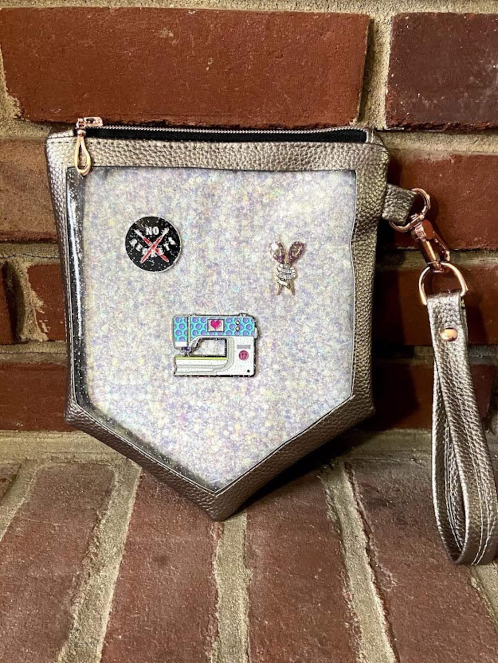 The Presentation Pin Pouch Pattern PDF Pattern | Etsy