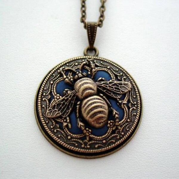 Queen Bee Necklace - Etsy