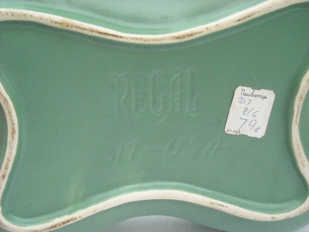 Vintage Regal Pottery Celadon-colored Bone-shaped Ceramic Dish - Etsy