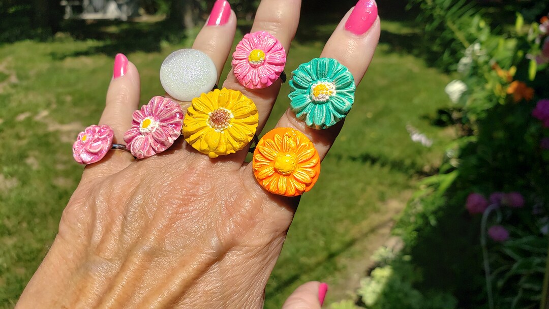 Flower Rings! so Much Fun to Wear! Adjustable Ring Sizes 4 to 12 by ...