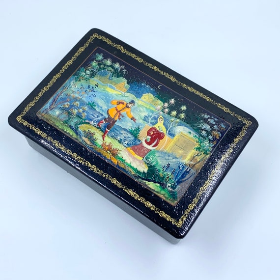 Vintage Russian Lacquer Box, Miniature Hand Painted B… - Gem