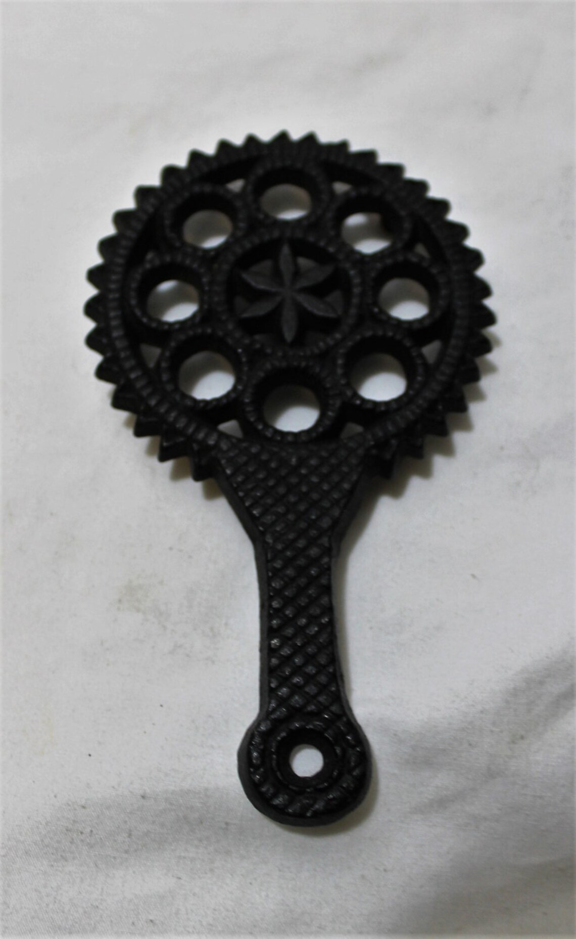 Vintage WILTON Small Cast Iron Star & Circle Trivet - Etsy