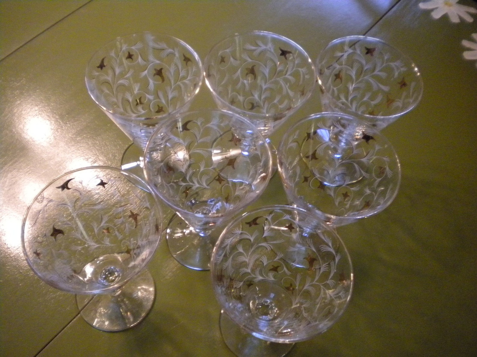 SALE Set of 7 Large Water Goblets Gold and White Design - Etsy