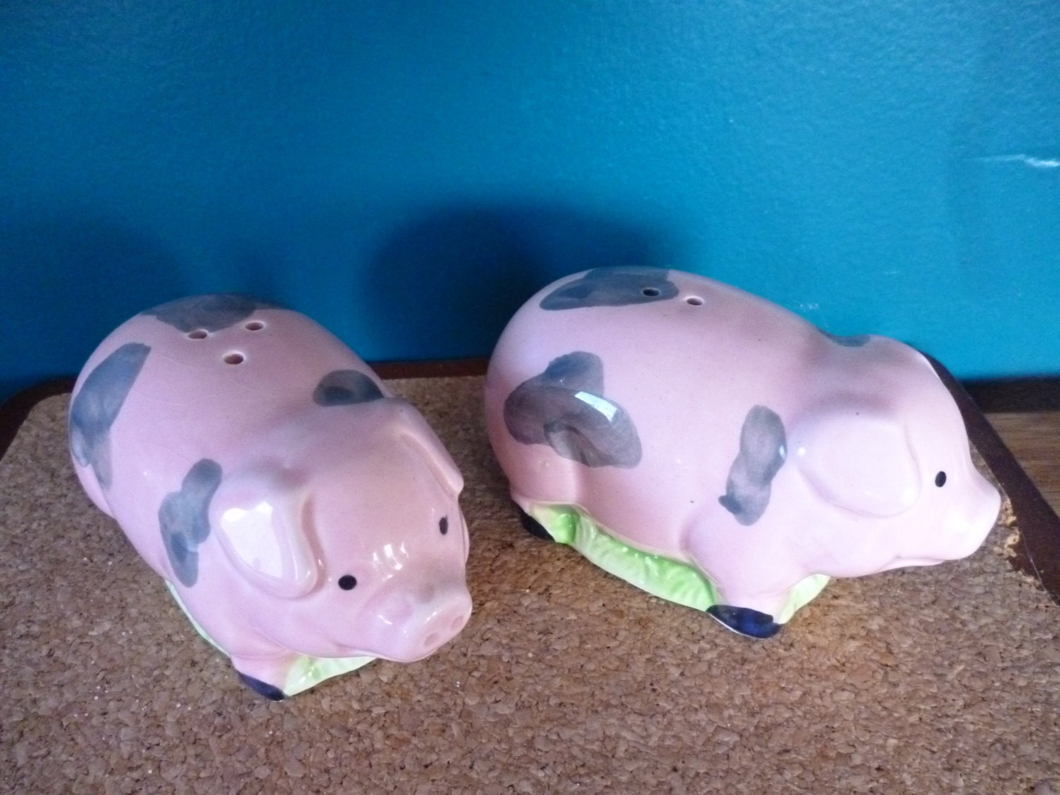 SALE Pink Spotted Pigs Salt and Pepper Shakers | Etsy