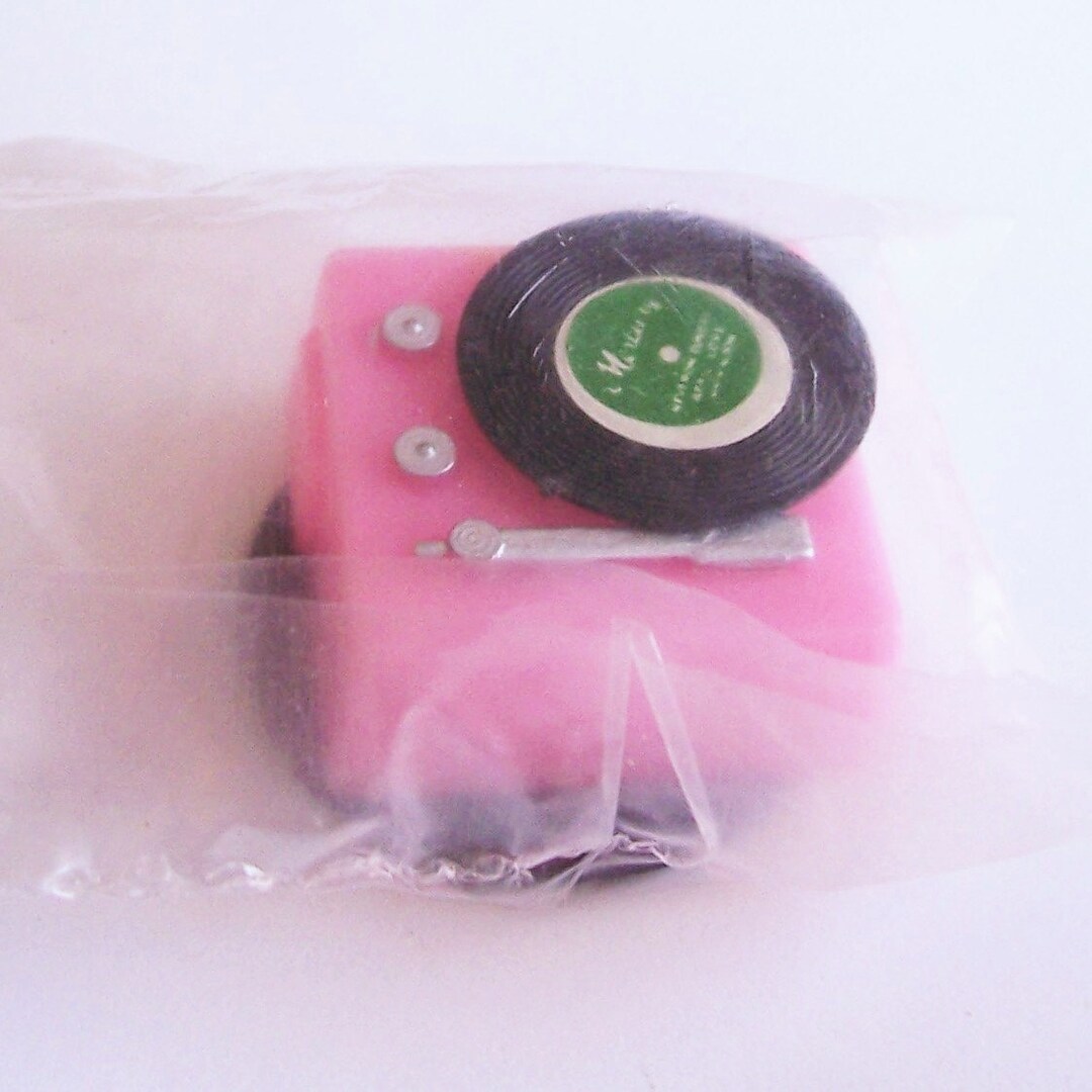 1 Mini Pastel Retro Record Player With Mini Record Charms Unopened ...