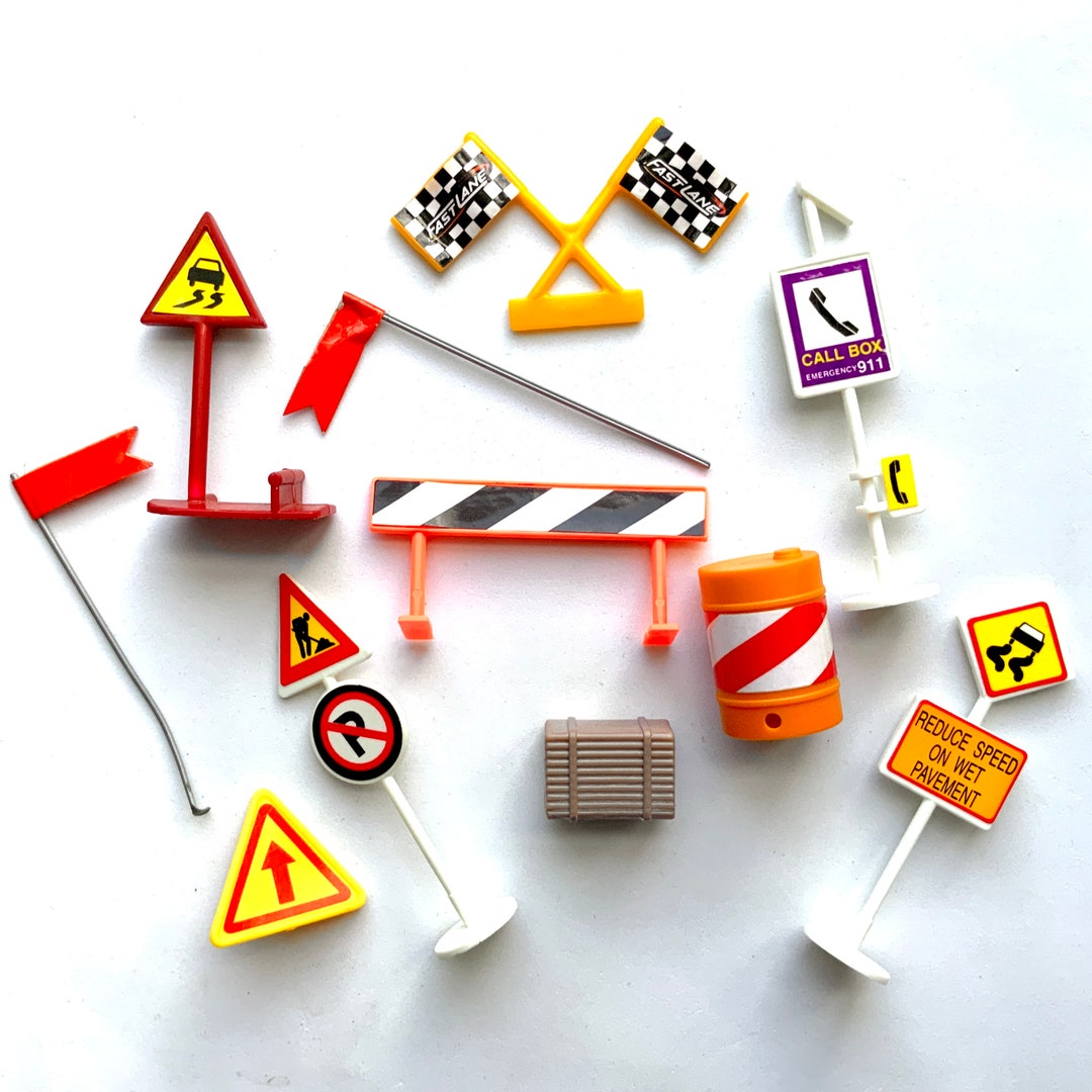6 Construction Street Signs and Stuff Miniatures , Tallest Sign is 2 3/ ...