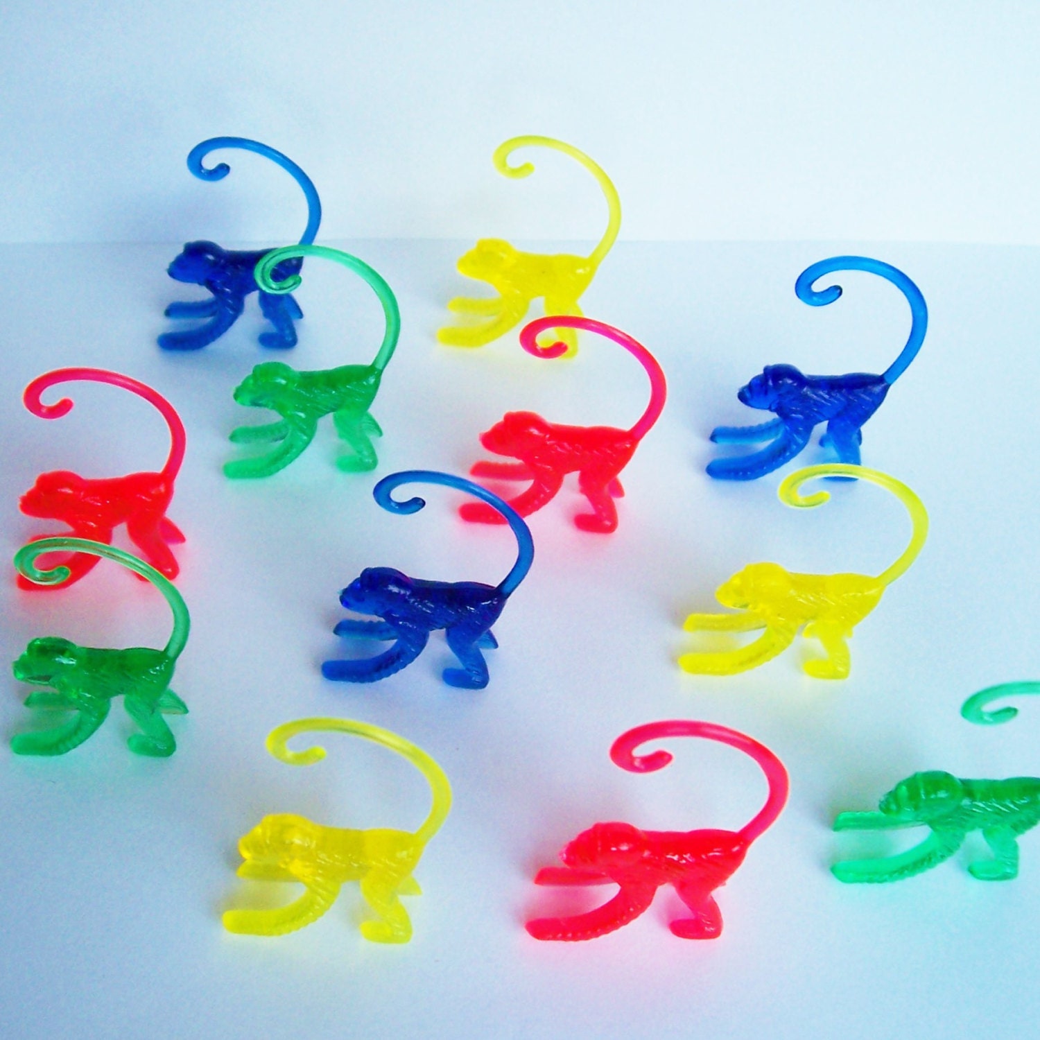 12 Plastic Monkeys Charms | Etsy