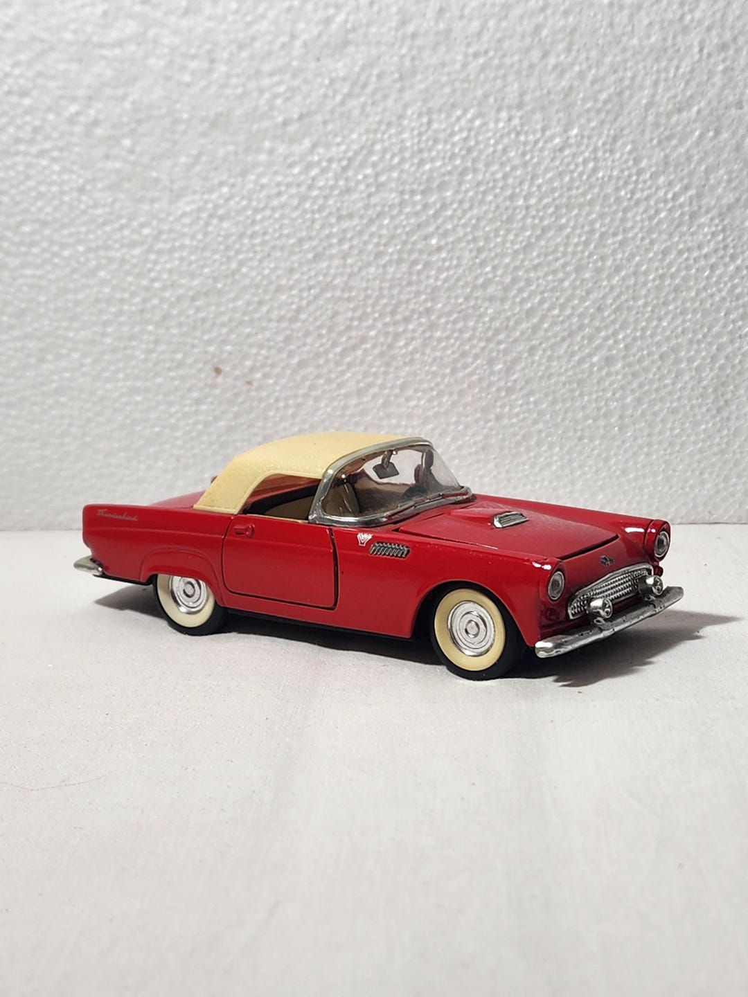 Superior Collectibles #SS5718W 1955 Ford Thunderbird 1:34 Scale Diecast ...