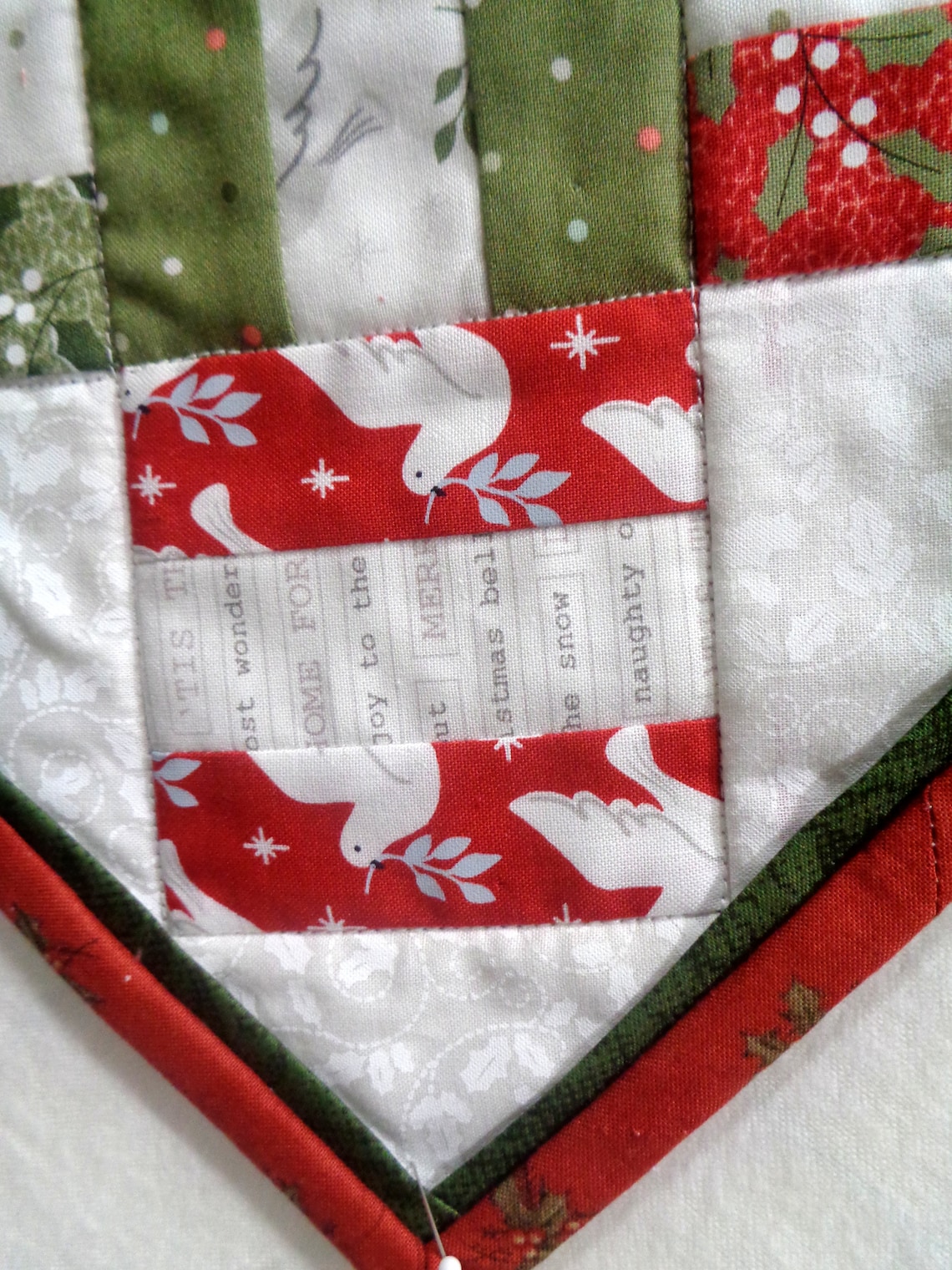 Christmas Quilted Table Runner - Etsy