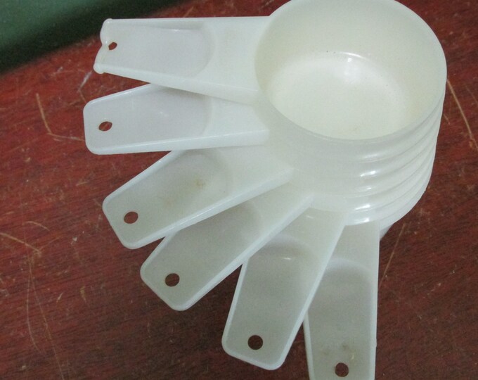 Tupperware Measuring Cups Vintage Set of 6 - Etsy