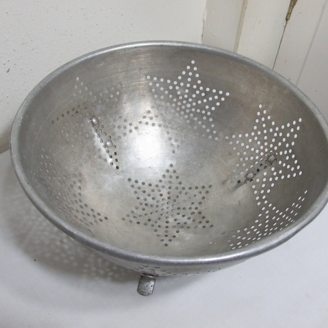 Aluminum Star Colander on Legs Vintage Strainer - Etsy