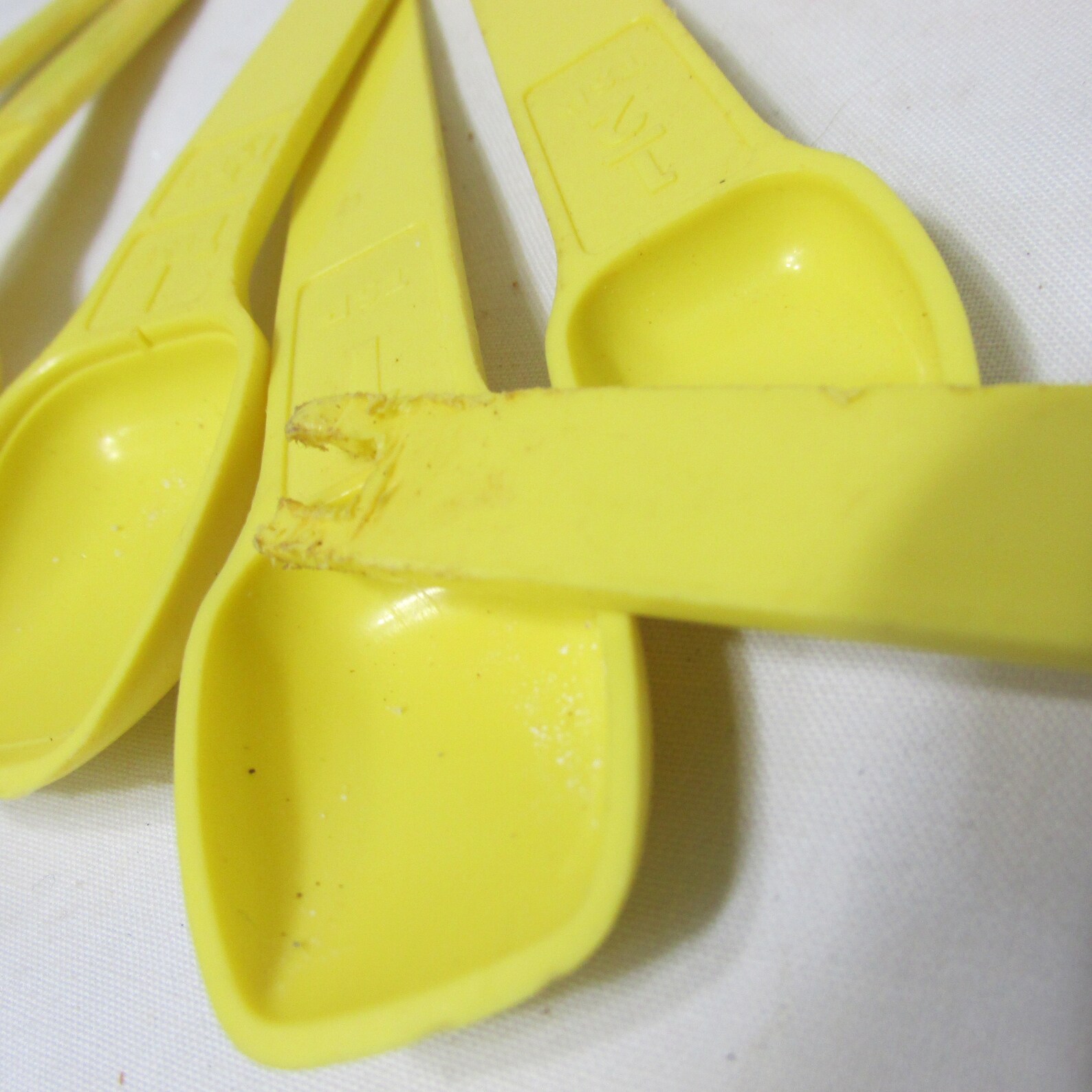 Tupperware Measuring Spoons Set of 7 Vintage Kitchen AS IS - Etsy