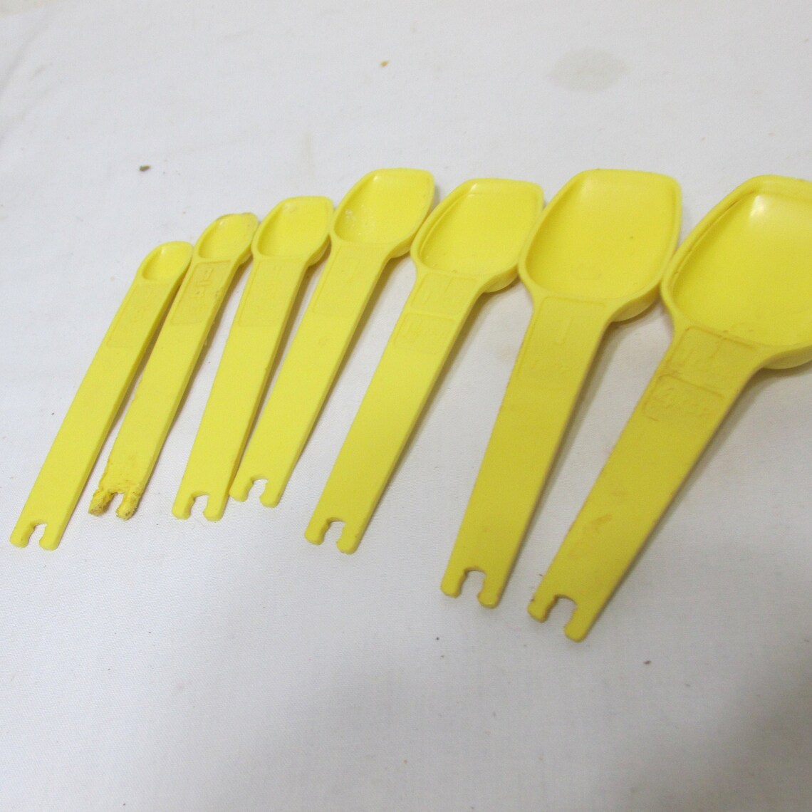 Tupperware Measuring Spoons Set of 7 Vintage Kitchen AS IS - Etsy