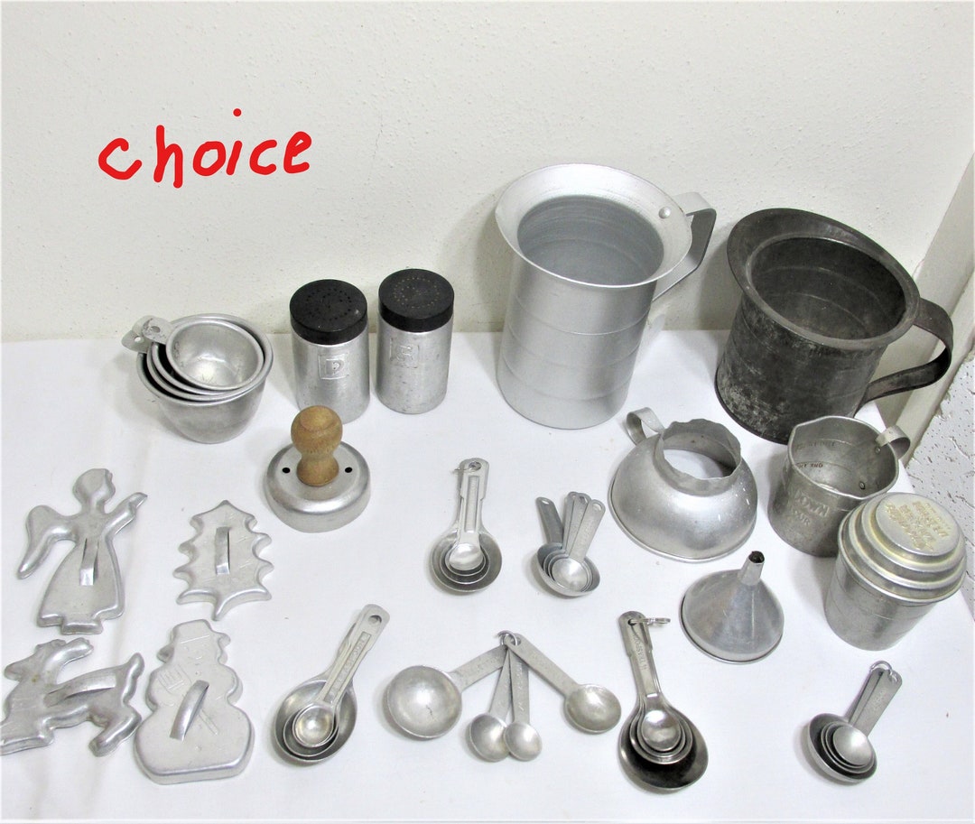 Aluminum Measuring Cups and Spoons Choice of Vintage Cookie Cutters ...