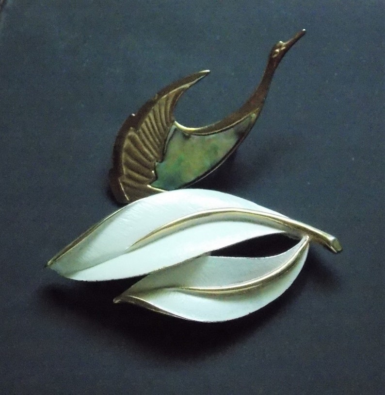 Two Signed Vintage Brooches - Etsy