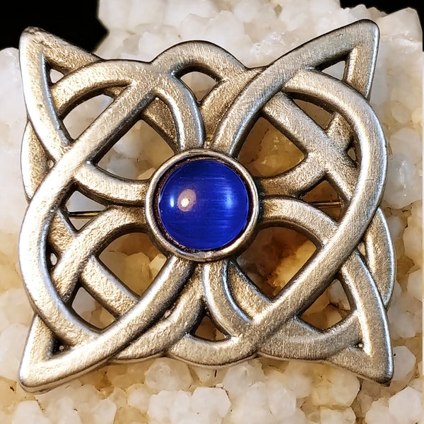 Celtic Knot Brooch - Etsy
