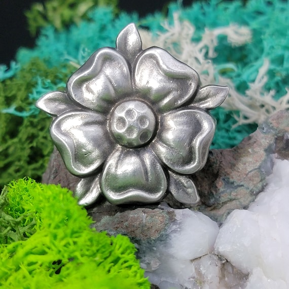 Tudor Rose Pewter Pin - Etsy