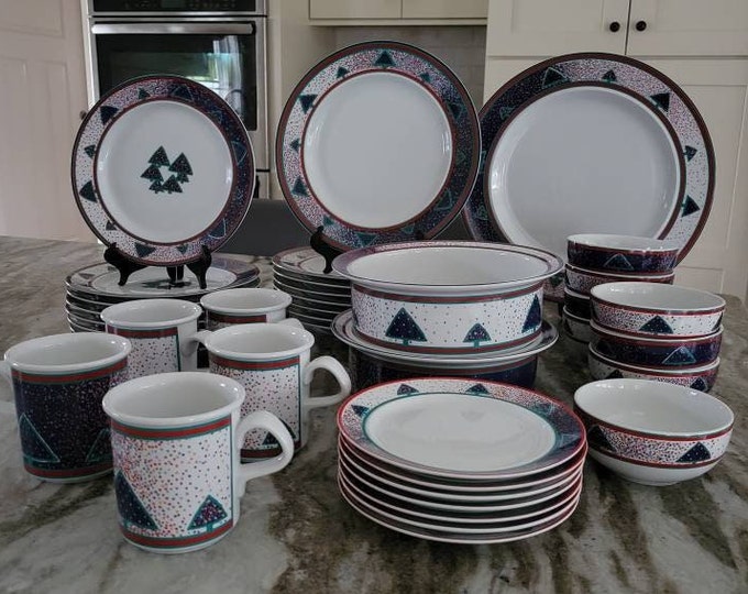 Dansk Winterfest Christmas Holiday Danish Modern Dinnerware. 2 Dinner ...