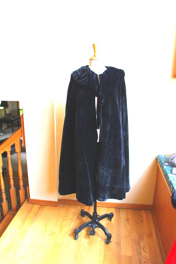 Antique Heavy Black Velvet Mid length Cape Vintage 18… - Gem