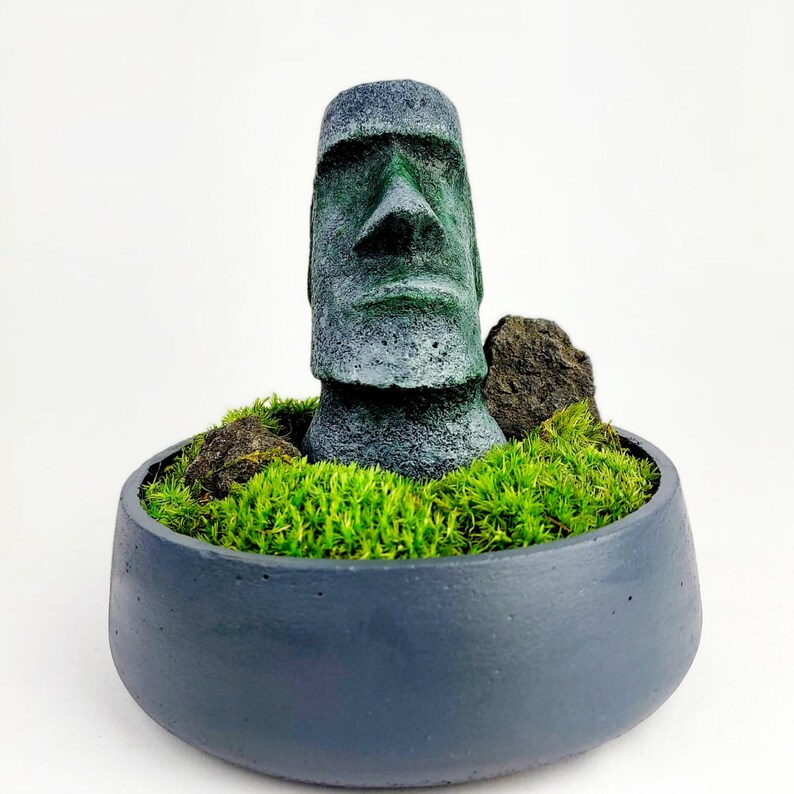 Moai Head Statue, Rapa Nui Easter Island Figure Made of Cement With ...