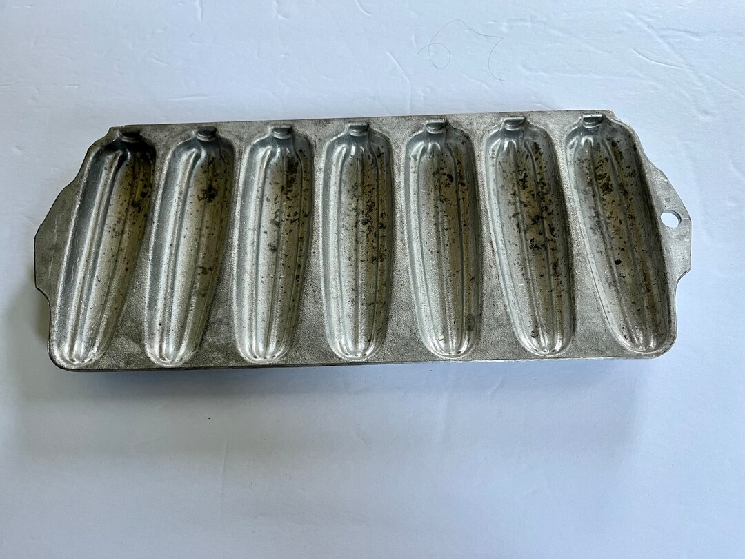 Vintage Cast Aluminum Cornbread Baking Pan - Etsy