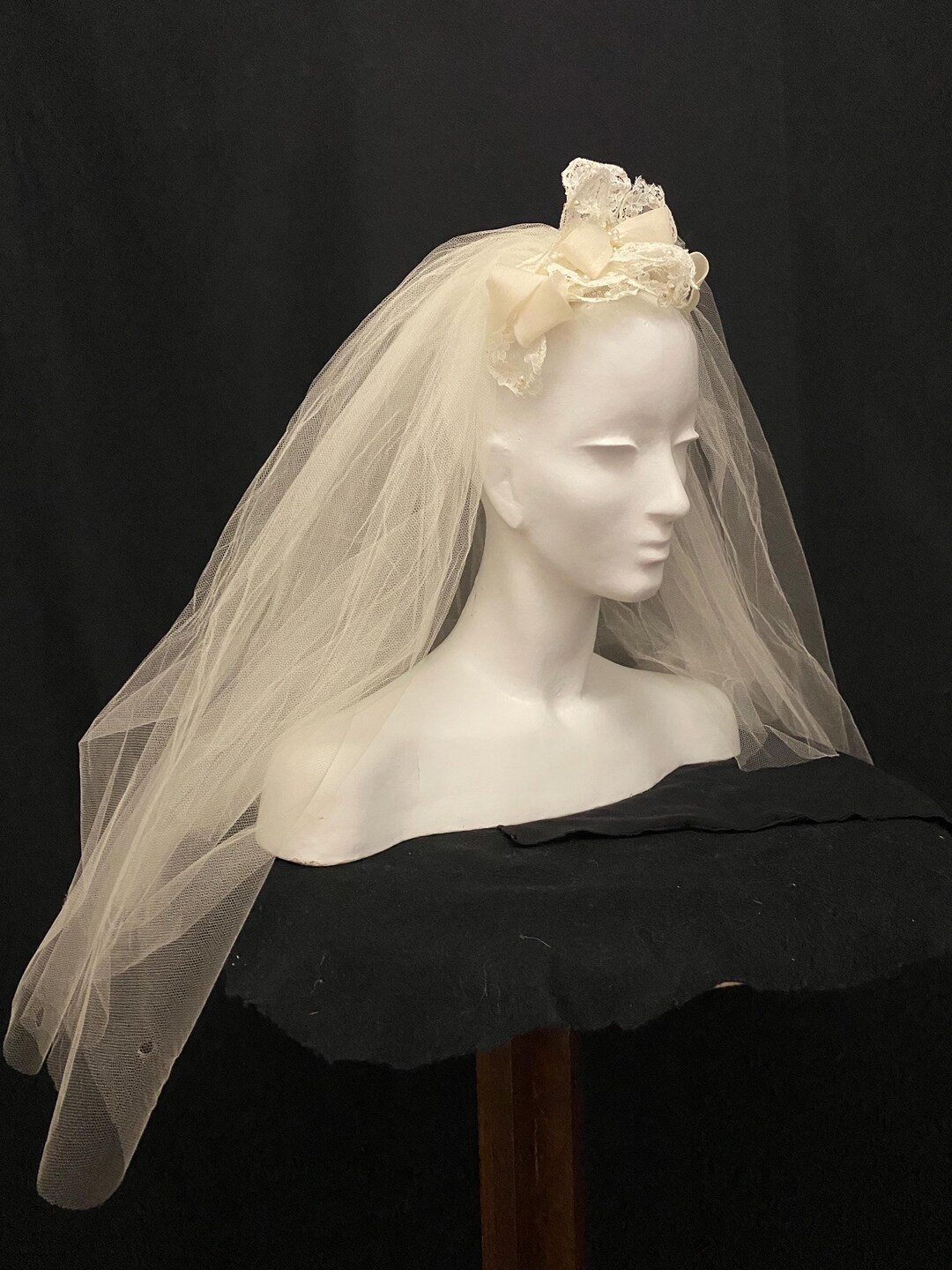 Vintage 50s 60s Veil Headpiece Ivory and Cream Short Bow Pearls Lace - Etsy