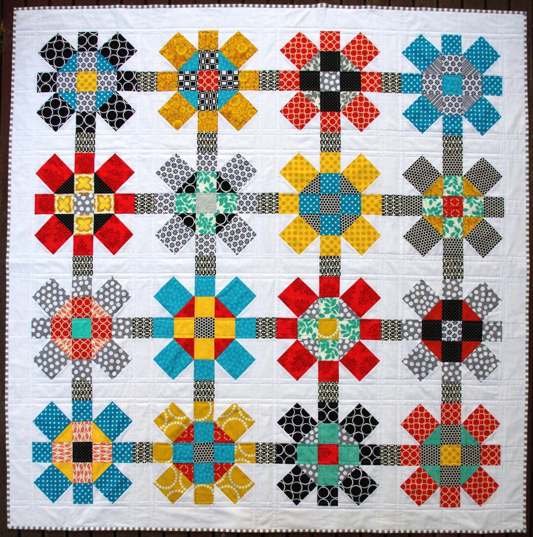 Labyrinth Quilt Pattern (PDF File) | A Red Pepper Quilts Patchwork ...