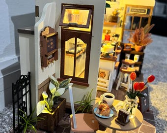 Miniature Old Coffee House Diorama in Wooden Box, Miniature Coffee Shop ...