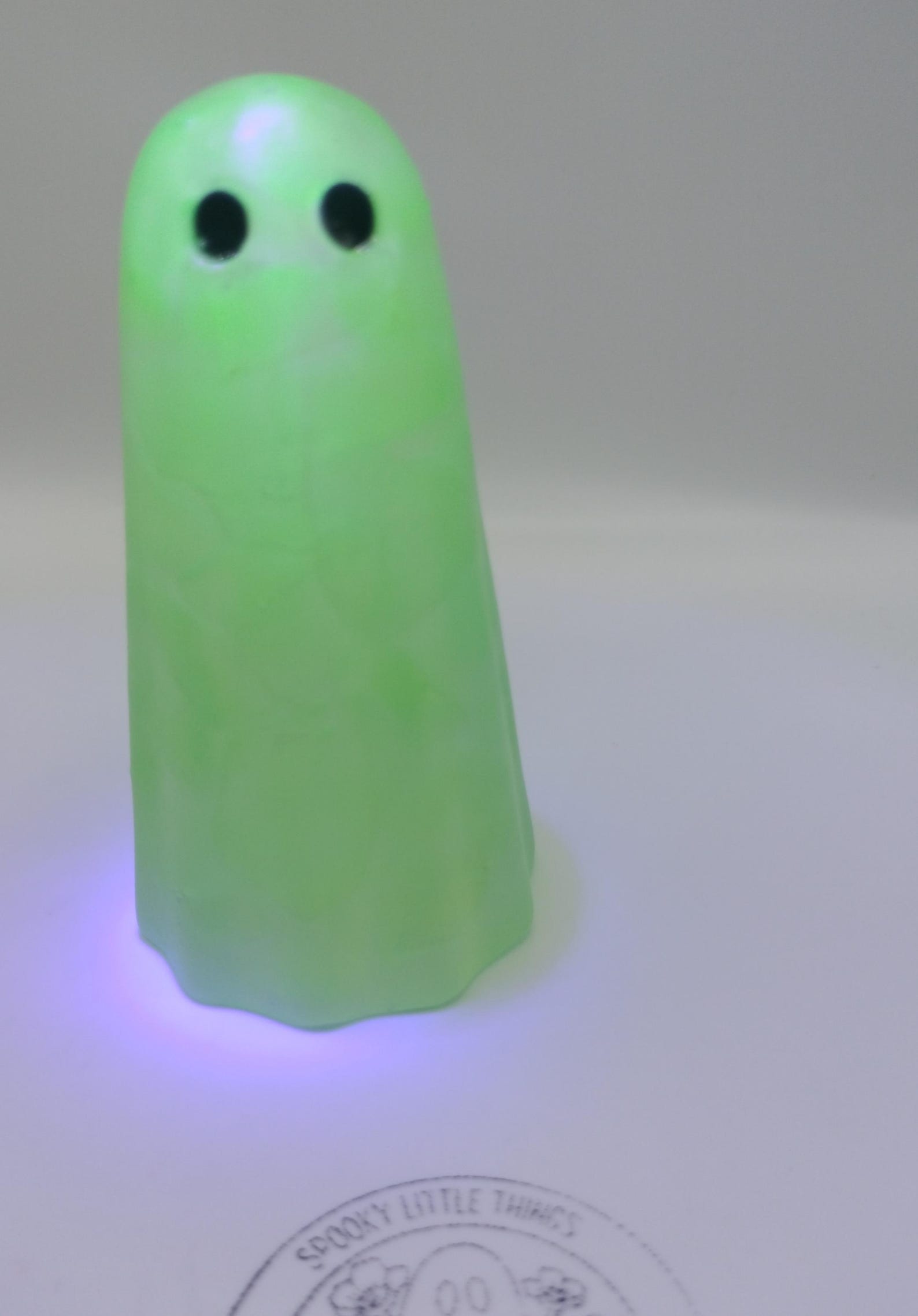 Uranium Glass Resin Tall Ghost - Crushed Glass in Resin,vaseline Glass ...