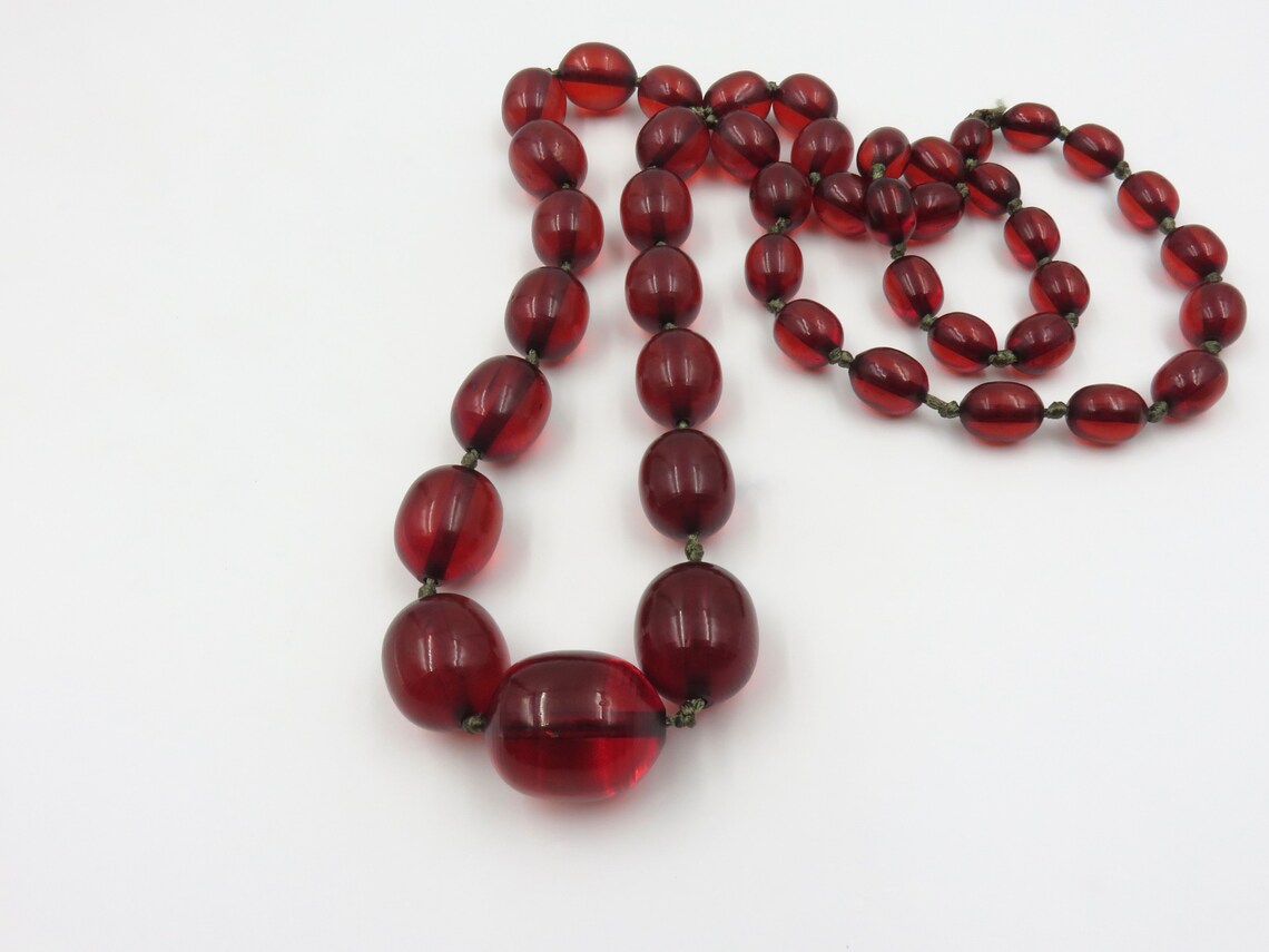 Vintage Red Bakelite Necklace - Etsy
