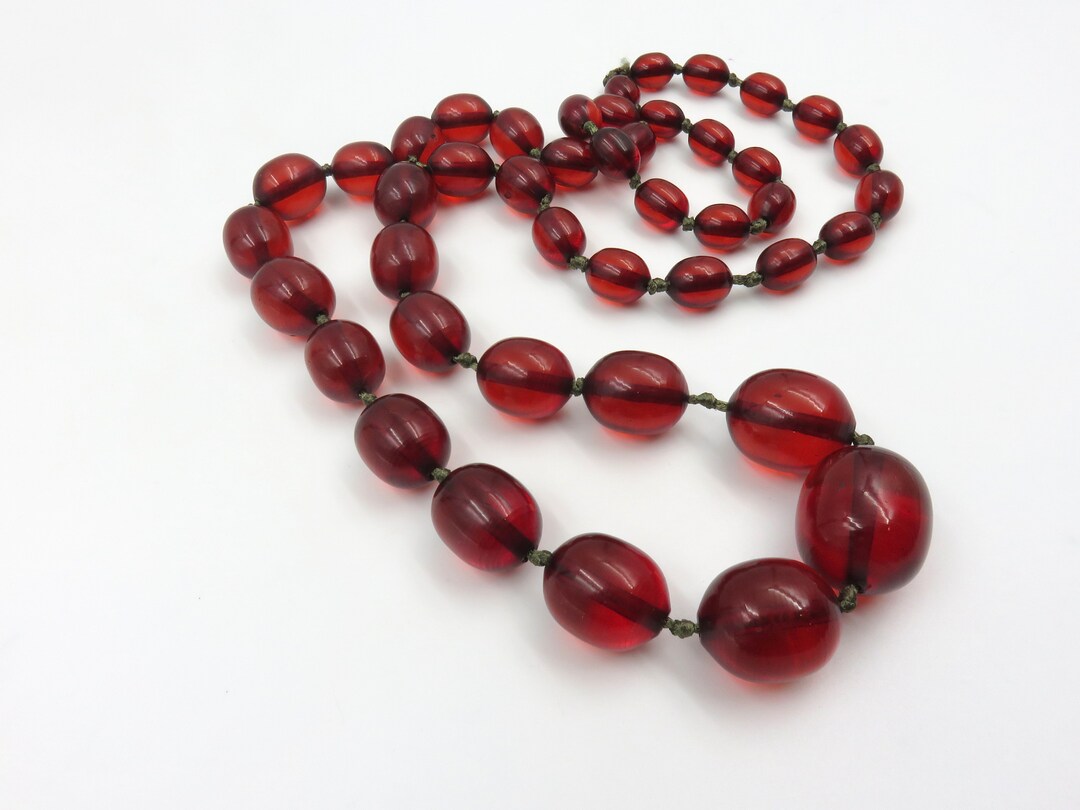 Vintage Red Bakelite Necklace - Etsy