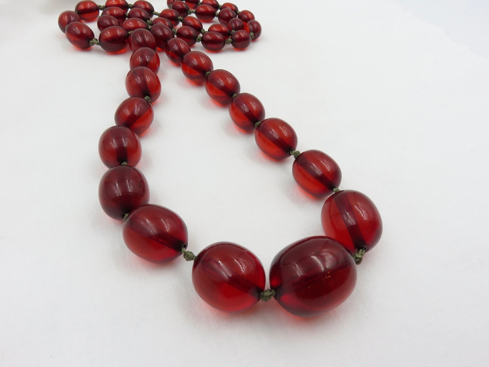 Vintage Red Bakelite Necklace - Etsy