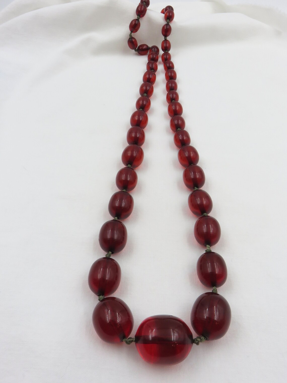 Vintage Red Bakelite Necklace - Etsy