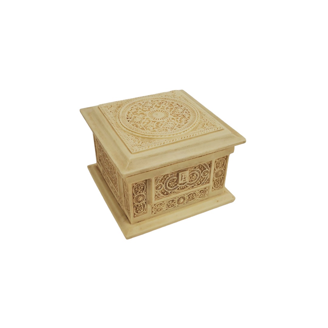 Vintage Genuine Incolay Stone Made in USA Intricate Carved 4" Cream ...