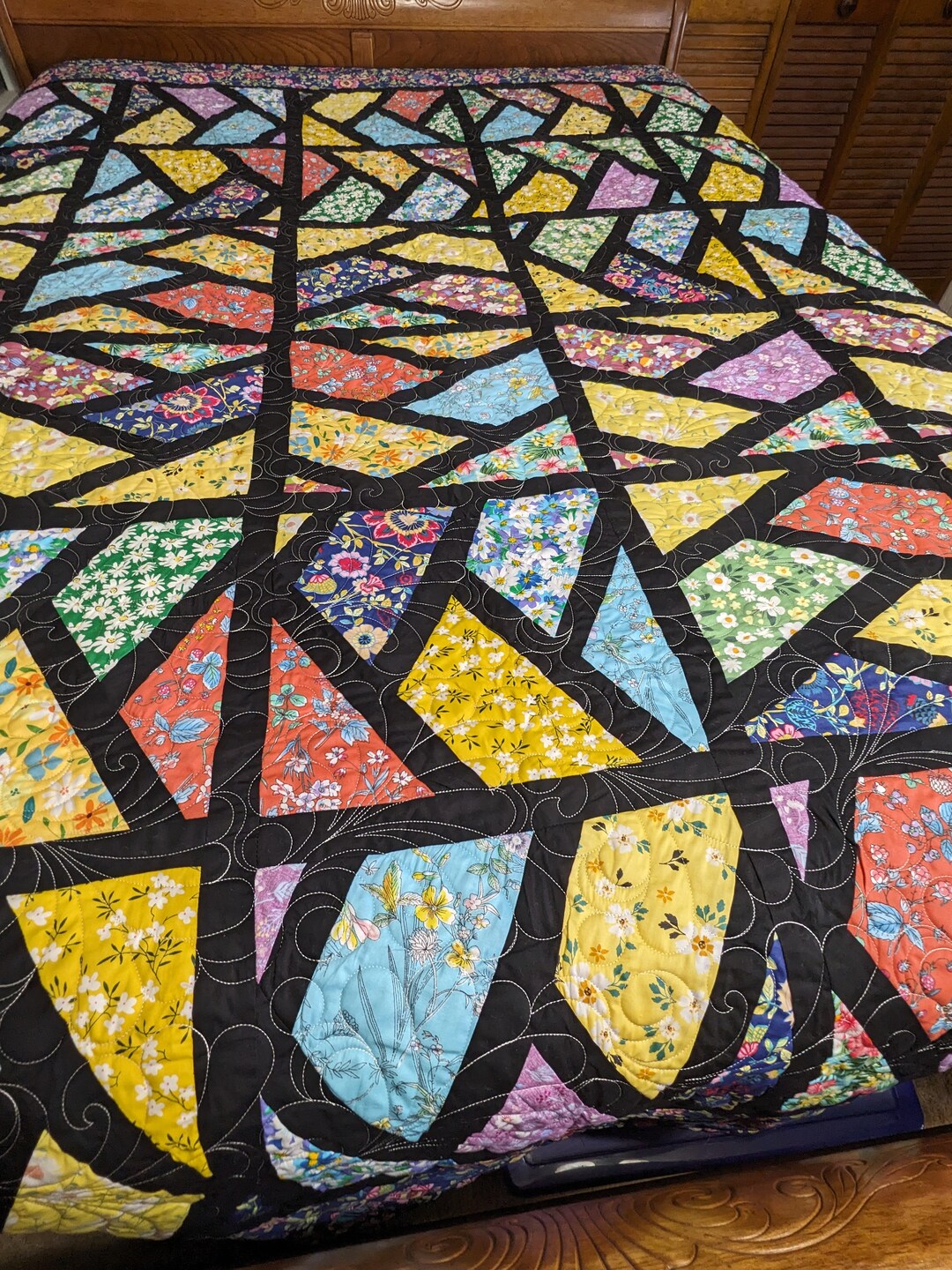 Stained Glass King Size Patchwork Quilt (92 X 106). Beautiful Florals ...