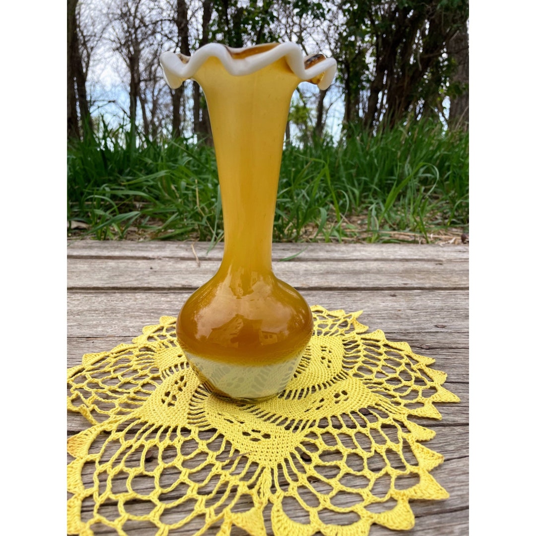 Vintage Art Glass Ruffle Vase Butterscotch Carmel White Swirl - Etsy