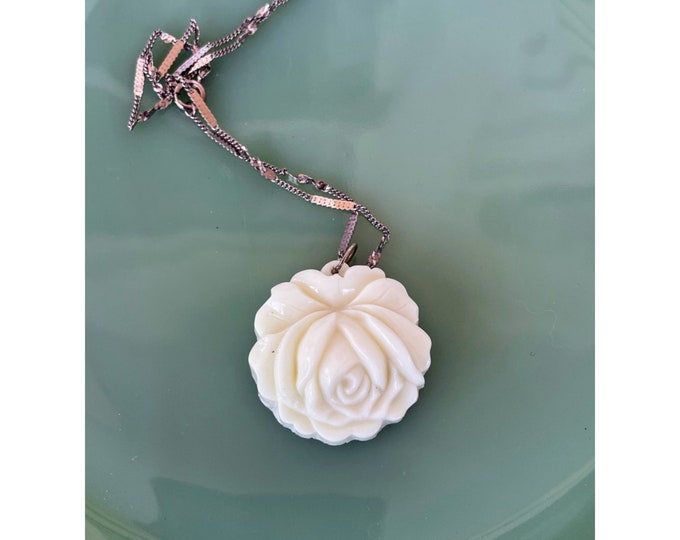 Vintage Carved Bone Rose Flower Pendant Necklace - Etsy