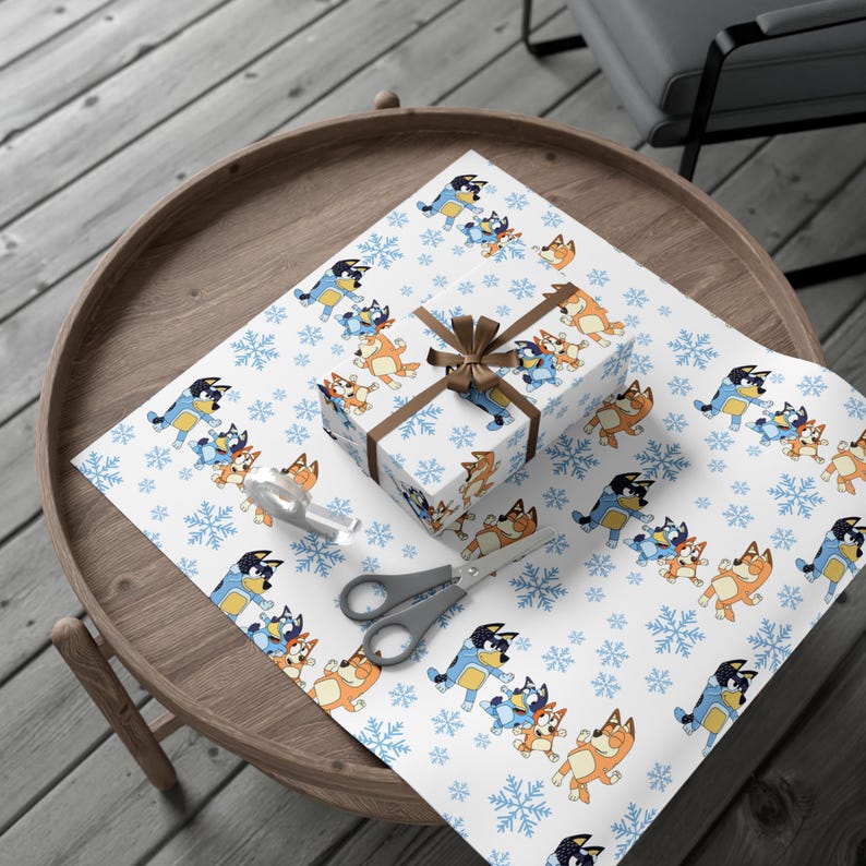Bluey Wrapping Paper, Bluey Family Wrapping Paper With Snowflakes ...